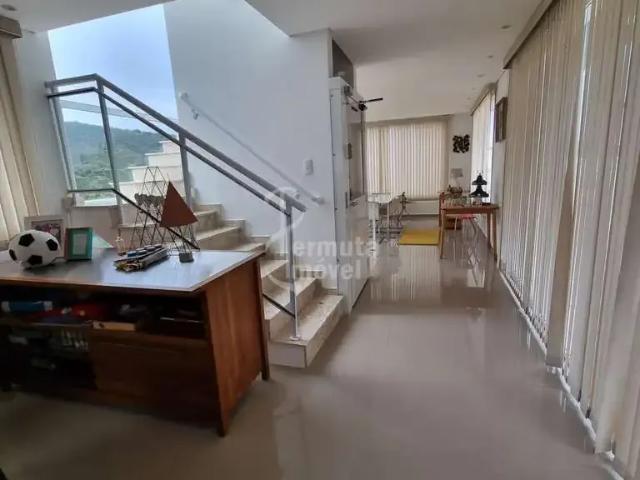 Casa / Sobrado para Venda em Santana de Parnaíba/SP Tamboré 4 Quartos