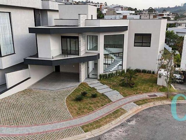 Casa / Sobrado para Venda em Santana de Parnaíba/SP Tamboré 4 Quartos