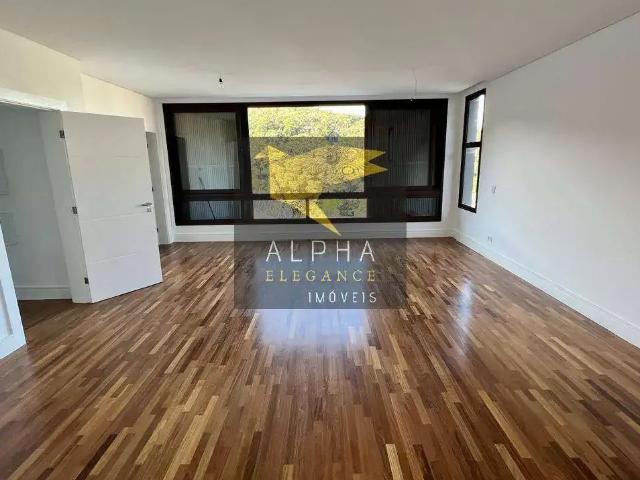 Casa / Sobrado para Venda em Santana de Parnaíba/SP Tamboré 4 Quartos