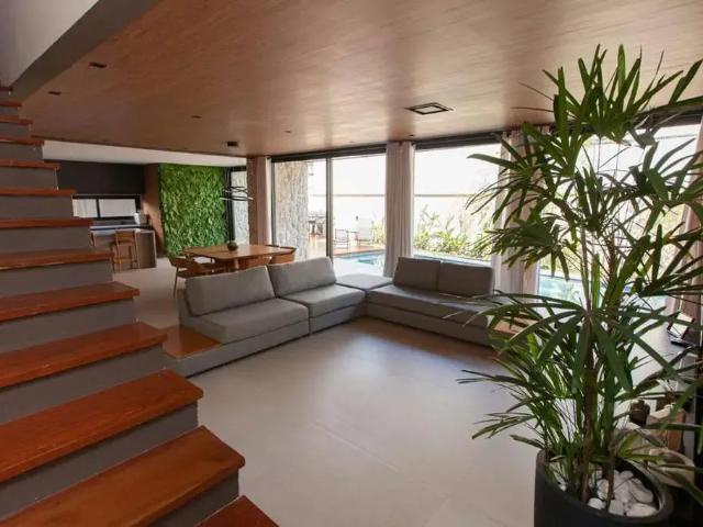 Casa / Sobrado para Venda em Santana de Parnaíba/SP Tamboré 4 Quartos