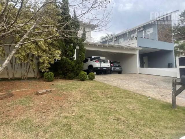 Casa / Sobrado para Venda em Santana de Parnaíba/SP Tamboré 4 Quartos