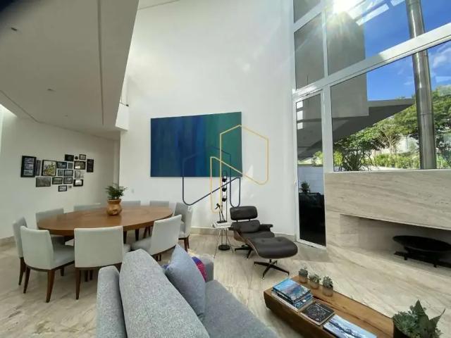 Casa / Sobrado para Venda em Santana de Parnaíba/SP Tamboré 4 Quartos