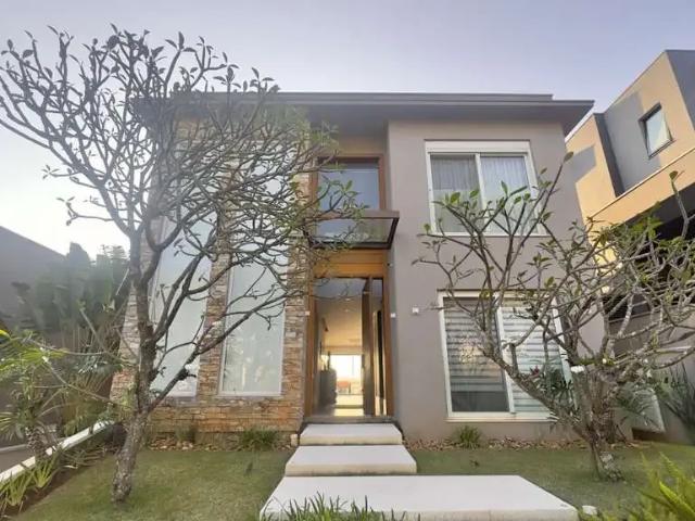 Casa / Sobrado para Venda em Santana de Parnaíba/SP Tamboré 4 Quartos