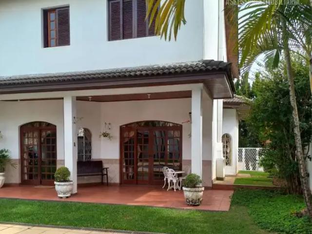 Casa / Sobrado para Venda em Santana de Parnaíba/SP Tamboré 4 Quartos