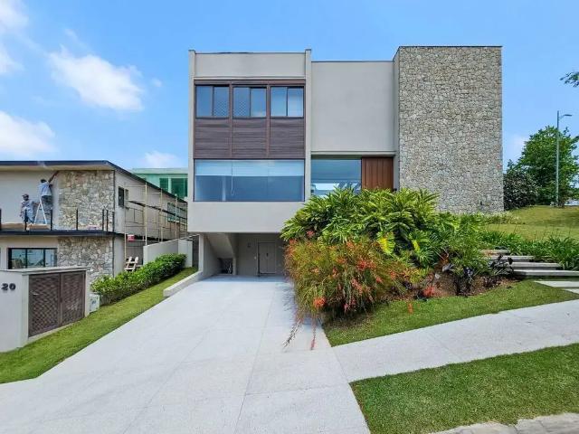 Casa / Sobrado para Venda em Santana de Parnaíba/SP Tamboré 4 Quartos