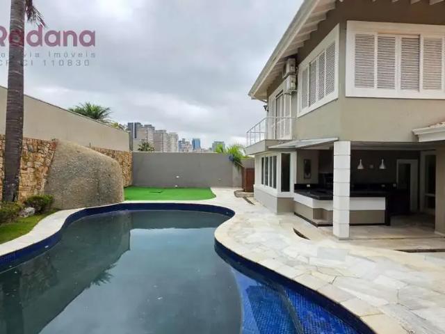 Casa / Sobrado para Venda em Santana de Parnaíba/SP Tamboré 4 Quartos