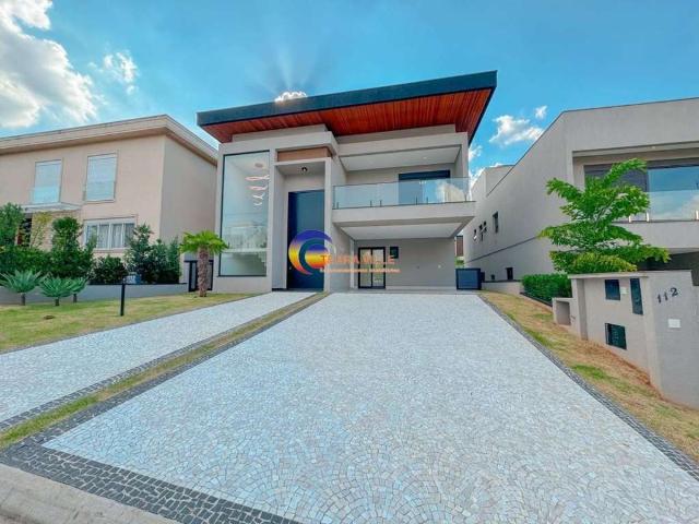 Casa / Sobrado para Venda em Santana de Parnaíba/SP Tamboré 4 Quartos