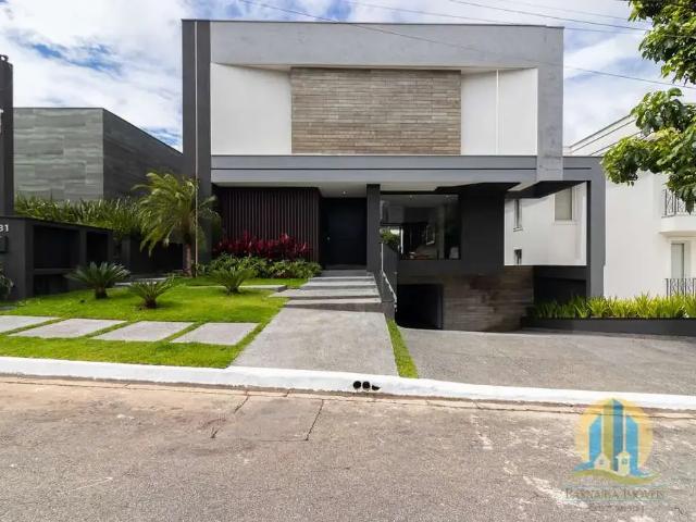 Casa / Sobrado para Venda em Santana de Parnaíba/SP Tamboré 4 Quartos