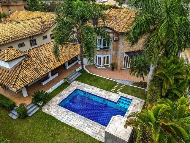 Casa / Sobrado para Venda em Santana de Parnaíba/SP Tamboré 4 Quartos