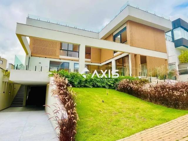 Casa / Sobrado para Venda em Santana de Parnaíba/SP Tamboré 4 Quartos