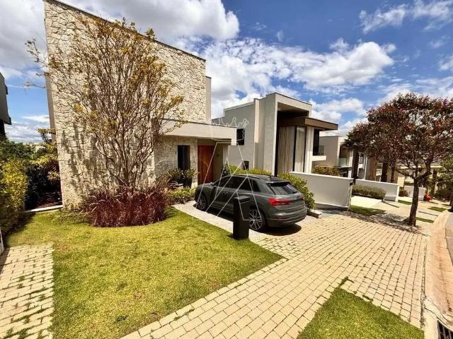 Casa / Sobrado para Venda em Santana de Parnaíba/SP Tamboré 4 Quartos