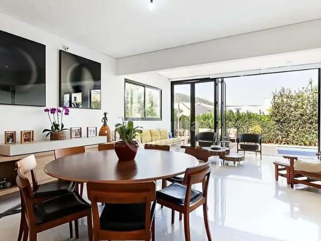 Casa / Sobrado para Venda em Santana de Parnaíba/SP Tamboré 4 Quartos