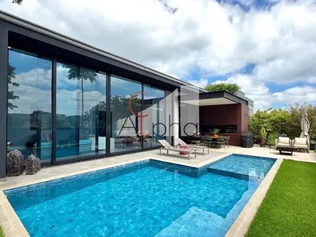 Casa / Sobrado para Venda em Santana de Parnaíba/SP Tamboré 4 Quartos