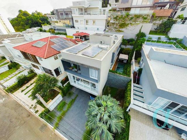 Casa / Sobrado para Venda em Santana de Parnaíba/SP Tamboré 4 Quartos