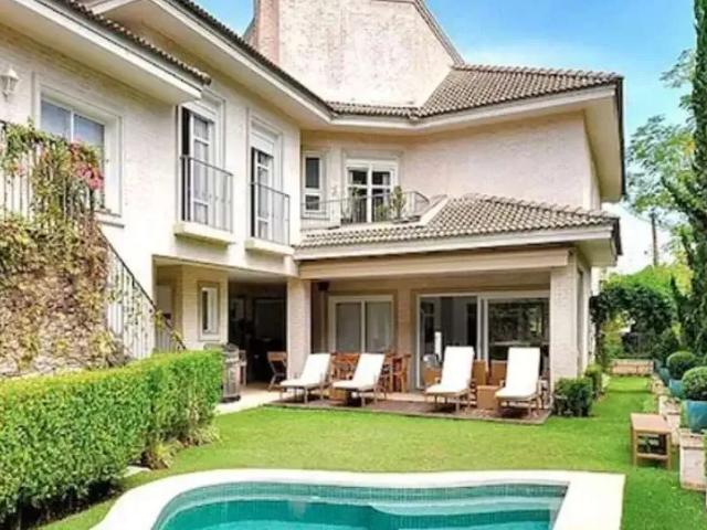 Casa / Sobrado para Venda em Santana de Parnaíba/SP Tamboré 5 Quartos