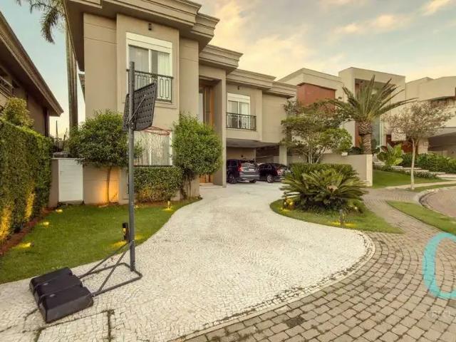 Casa / Sobrado para Venda em Santana de Parnaíba/SP Tamboré 5 Quartos