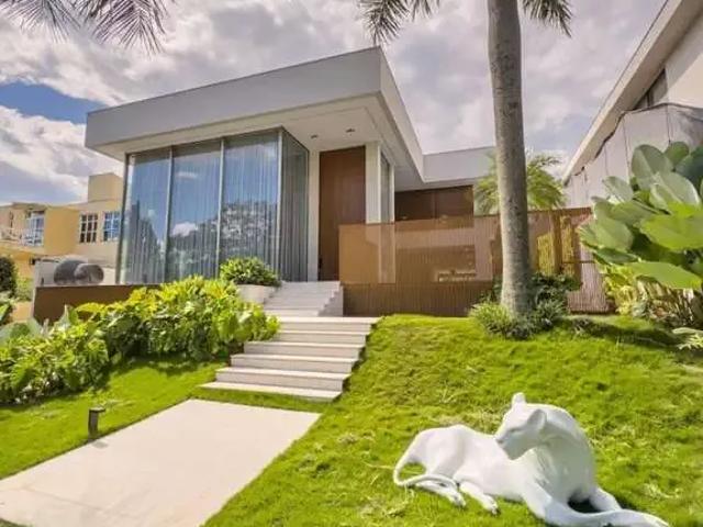 Casa / Sobrado para Venda em Santana de Parnaíba/SP Tamboré 5 Quartos