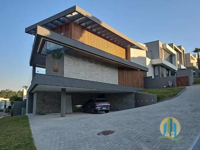 Casa / Sobrado para Venda em Santana de Parnaíba/SP Tamboré 5 Quartos