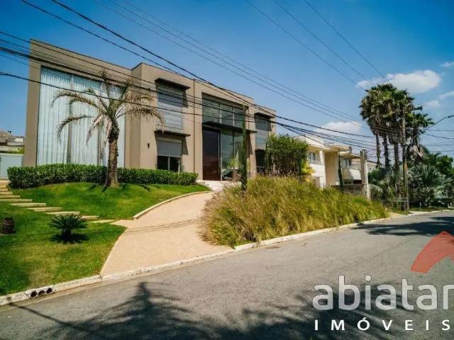 Casa / Sobrado para Venda em Santana de Parnaíba/SP Tamboré 5 Quartos