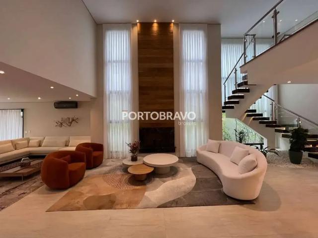 Casa / Sobrado para Venda em Santana de Parnaíba/SP Tamboré 5 Quartos