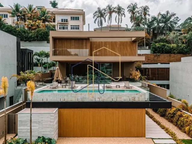 Casa / Sobrado para Venda em Santana de Parnaíba/SP Tamboré 5 Quartos