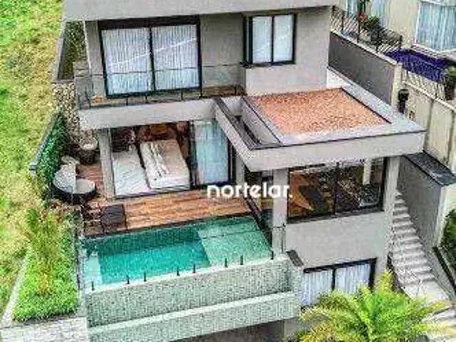 Casa / Sobrado para Venda em Santana de Parnaíba/SP Tamboré 5 Quartos