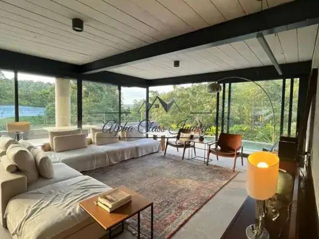 Casa / Sobrado para Venda em Santana de Parnaíba/SP Tamboré 5 Quartos