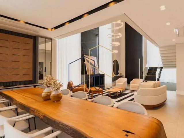 Casa / Sobrado para Venda em Santana de Parnaíba/SP Tamboré 5 Quartos