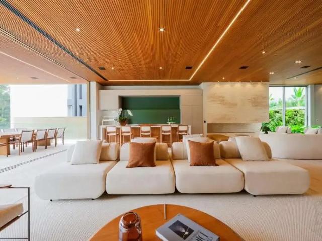 Casa / Sobrado para Venda em Santana de Parnaíba/SP Tamboré 5 Quartos