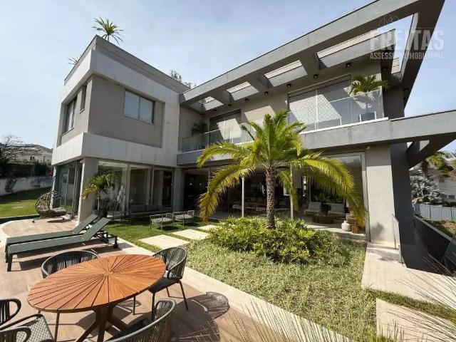 Casa / Sobrado para Venda em Santana de Parnaíba/SP Tamboré 6 Quartos