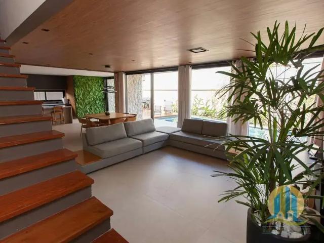 Casa / Sobrado para Venda em Santana de Parnaíba/SP Tamboré 6 Quartos