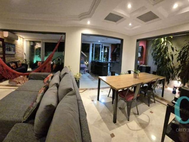 Casa / Sobrado para Venda em Santana de Parnaíba/SP Tamboré 3 Quartos