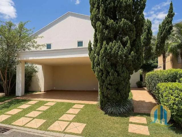 Casa / Sobrado para Venda em Santana de Parnaíba/SP Tamboré 3 Quartos
