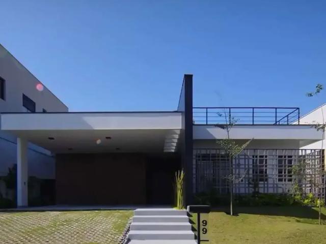 Casa / Sobrado para Venda em Santana de Parnaíba/SP Tamboré 3 Quartos