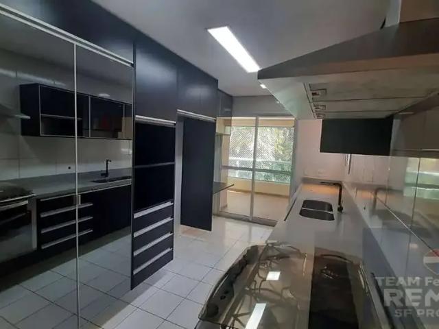 Casa / Sobrado para Venda em Santana de Parnaíba/SP Tamboré 3 Quartos