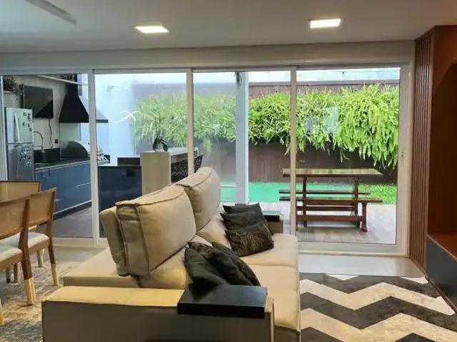 Casa / Sobrado para Venda em Santana de Parnaíba/SP Tamboré 3 Quartos