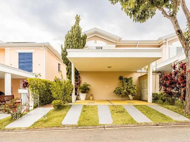 Casa / Sobrado para Venda em Santana de Parnaíba/SP Tamboré 3 Quartos