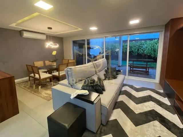 Casa / Sobrado para Venda em Santana de Parnaíba/SP Tamboré 3 Quartos