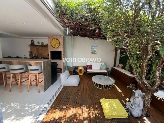 Casa / Sobrado para Venda em Santana de Parnaíba/SP Tamboré 3 Quartos