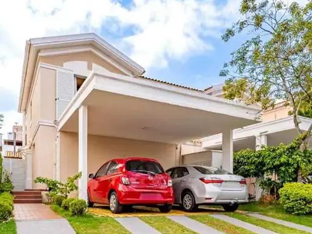 Casa / Sobrado para Venda em Santana de Parnaíba/SP Tamboré 3 Quartos