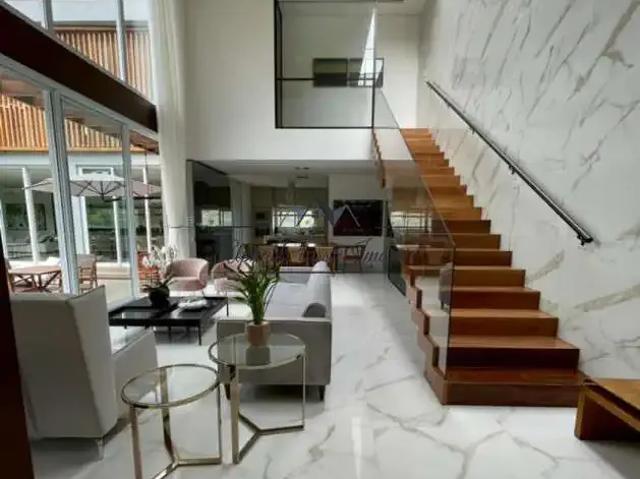 Casa / Sobrado para Venda em Santana de Parnaíba/SP Tamboré 3 Quartos