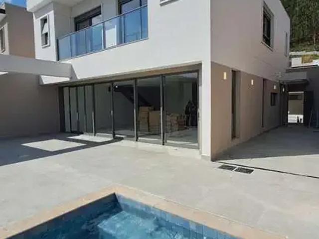 Casa / Sobrado para Venda em Santana de Parnaíba/SP Tamboré 3 Quartos