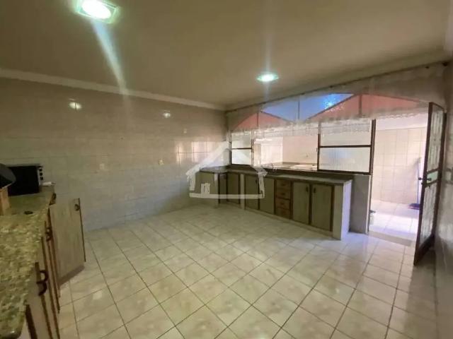 Casa / Sobrado para Venda em Santana do Paraíso/MG Industrial 3 Quartos