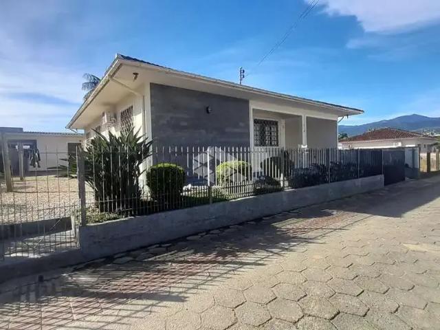 Casa / Sobrado para Venda em Santo Amaro da Imperatriz/SC Sul do Rio 3 Quartos
