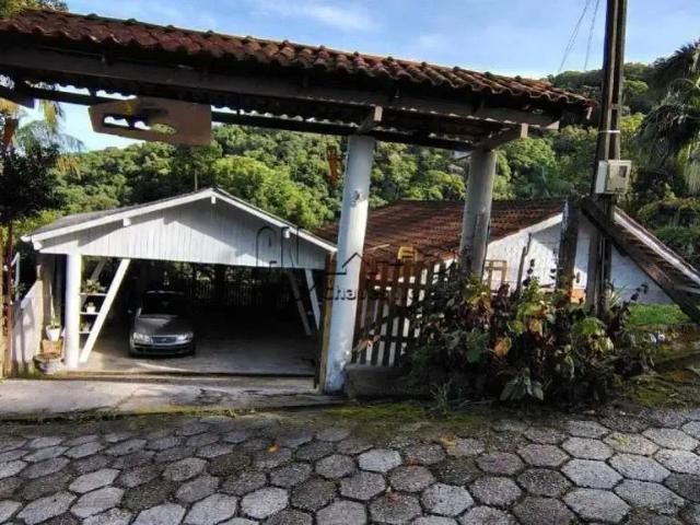 Casa / Sobrado para Venda em Santo Amaro da Imperatriz/SC Pagará 3 Quartos
