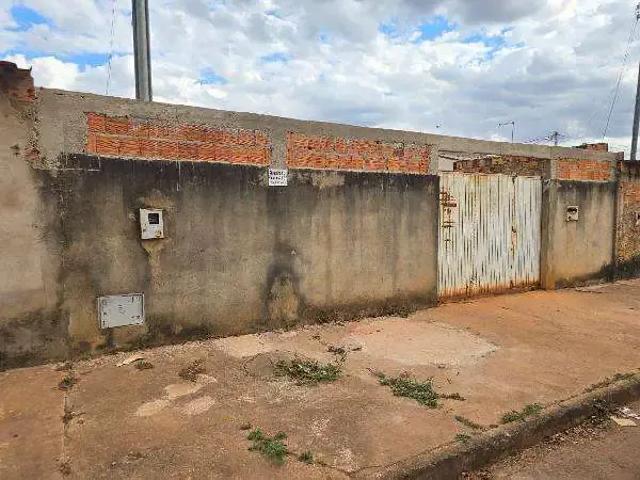 Casa / Sobrado para Venda em Santo Antônio do Descoberto/GO Vila Esperança 2 Quartos