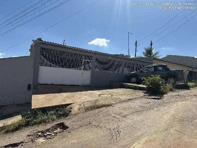 Casa / Sobrado para Venda em Santo Antônio do Descoberto/GO Centro 3 Quartos