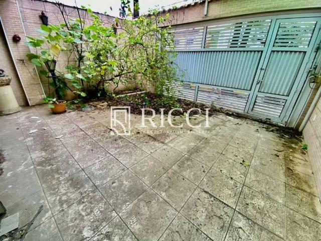 Casa / Sobrado para Venda em Santos/SP Boqueirão 3 Quartos