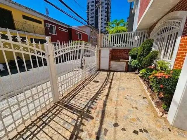 Casa / Sobrado para Venda em Santos/SP Boqueirão 3 Quartos
