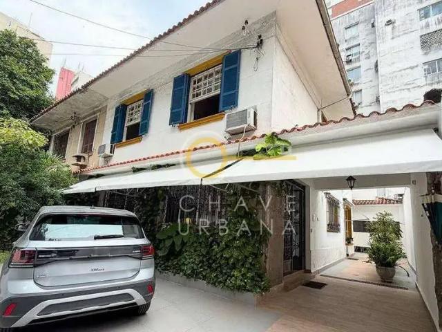 Casa / Sobrado para Venda em Santos/SP Boqueirão 4 Quartos